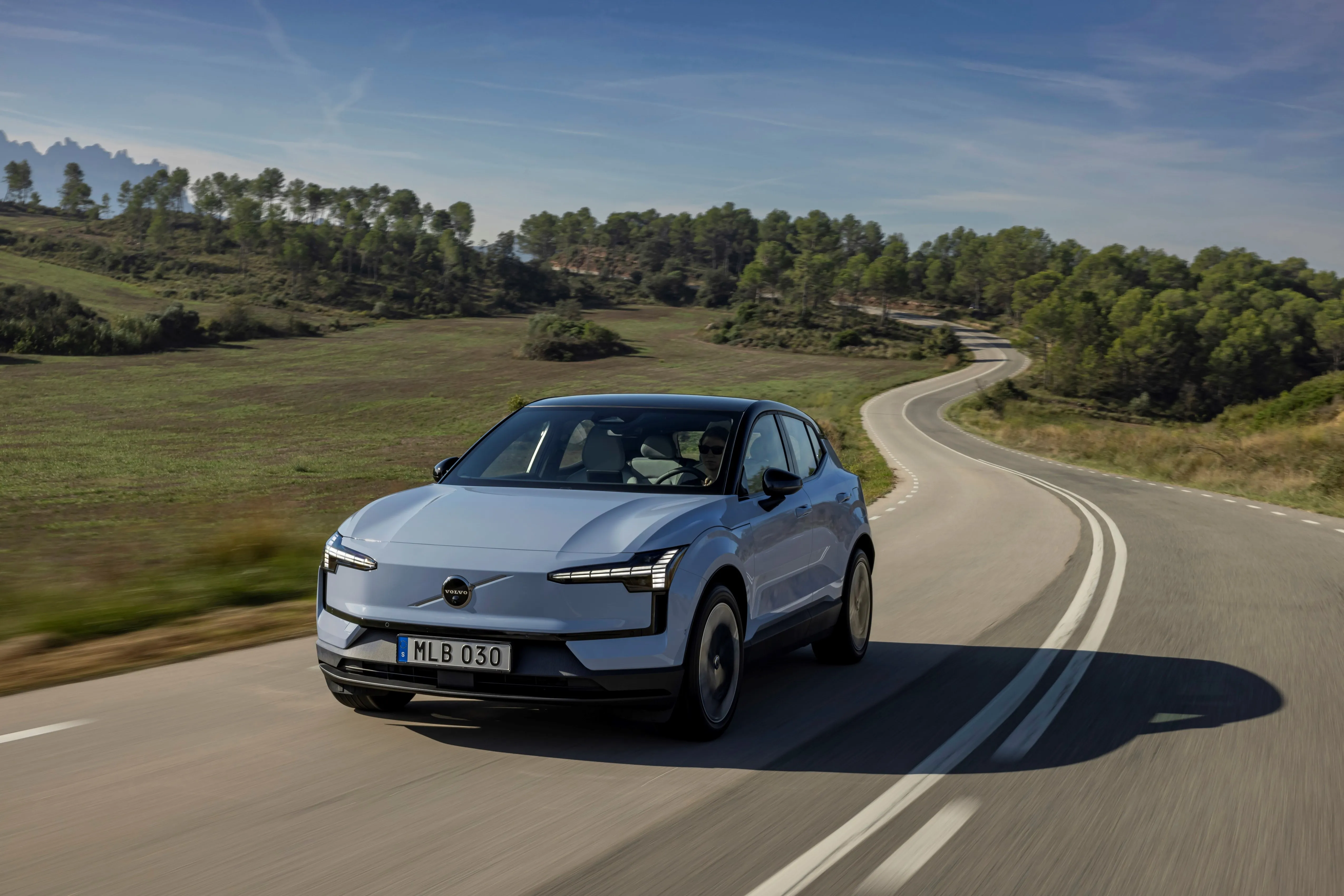 Volvo EV Sales Jump 54% in 2024, Plug-in Hybrids Grow 16% | EV