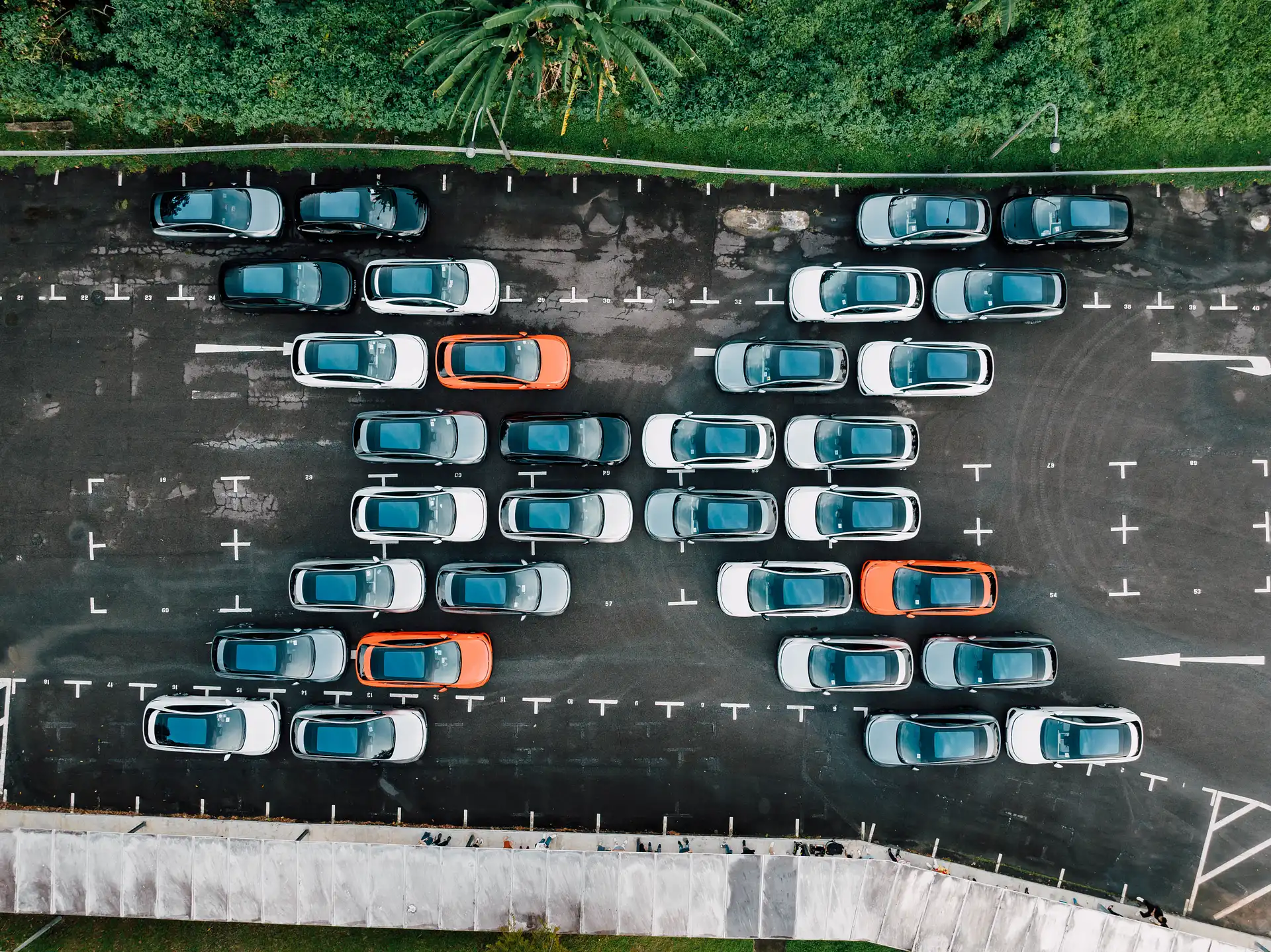 XPeng Reaches 2025 Sales Target Despite November's First Sequential ...