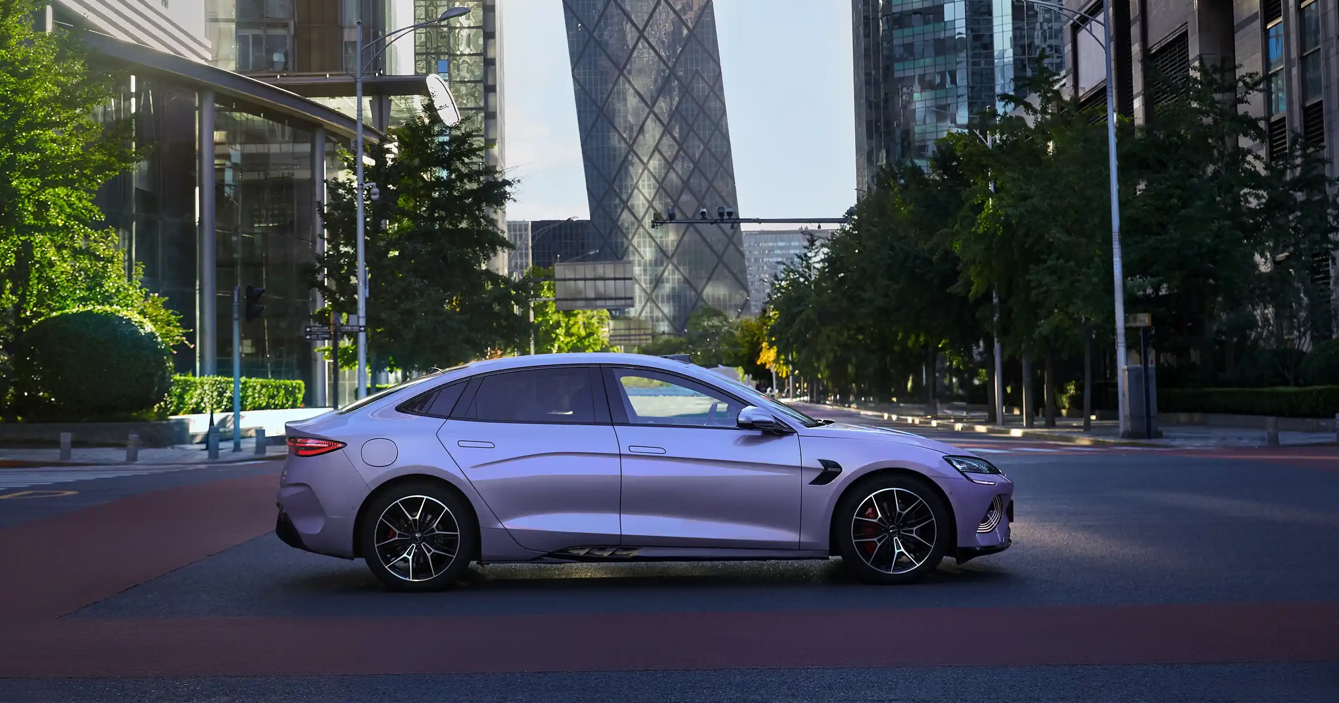 BYD Sells 4.6 Million Vehicles in 2025, Meeting Downgraded 2025 Target | EV