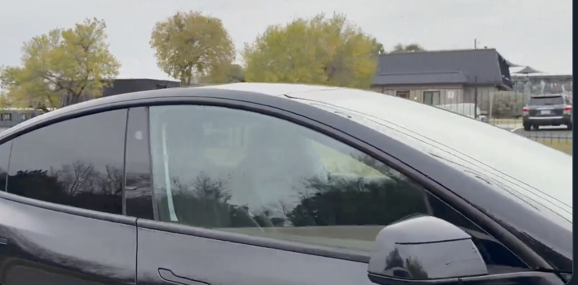 Tesla Model Y Drives Empty in First Fully Driverless Sighting [Video] | EV