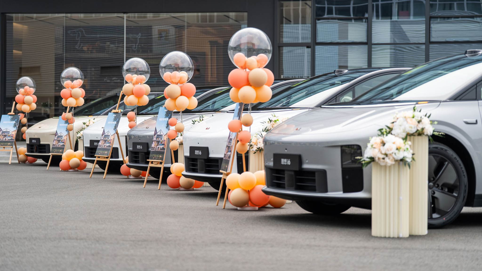 Li Auto Sets Up Humanoid Robot Division as CEO Pushes AI Strategy ...