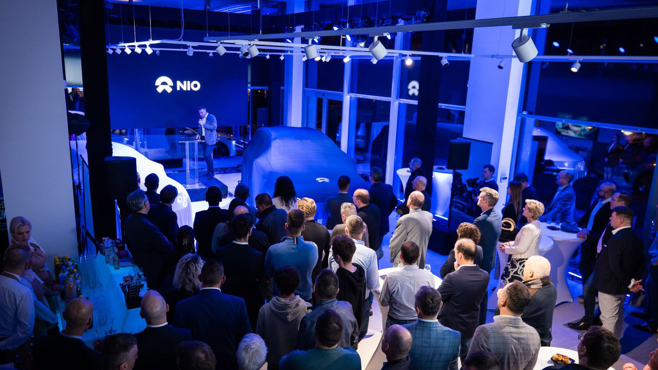 Nio Delivers First Vehicle in Hungary, Opens Inaugural Showroom | EV