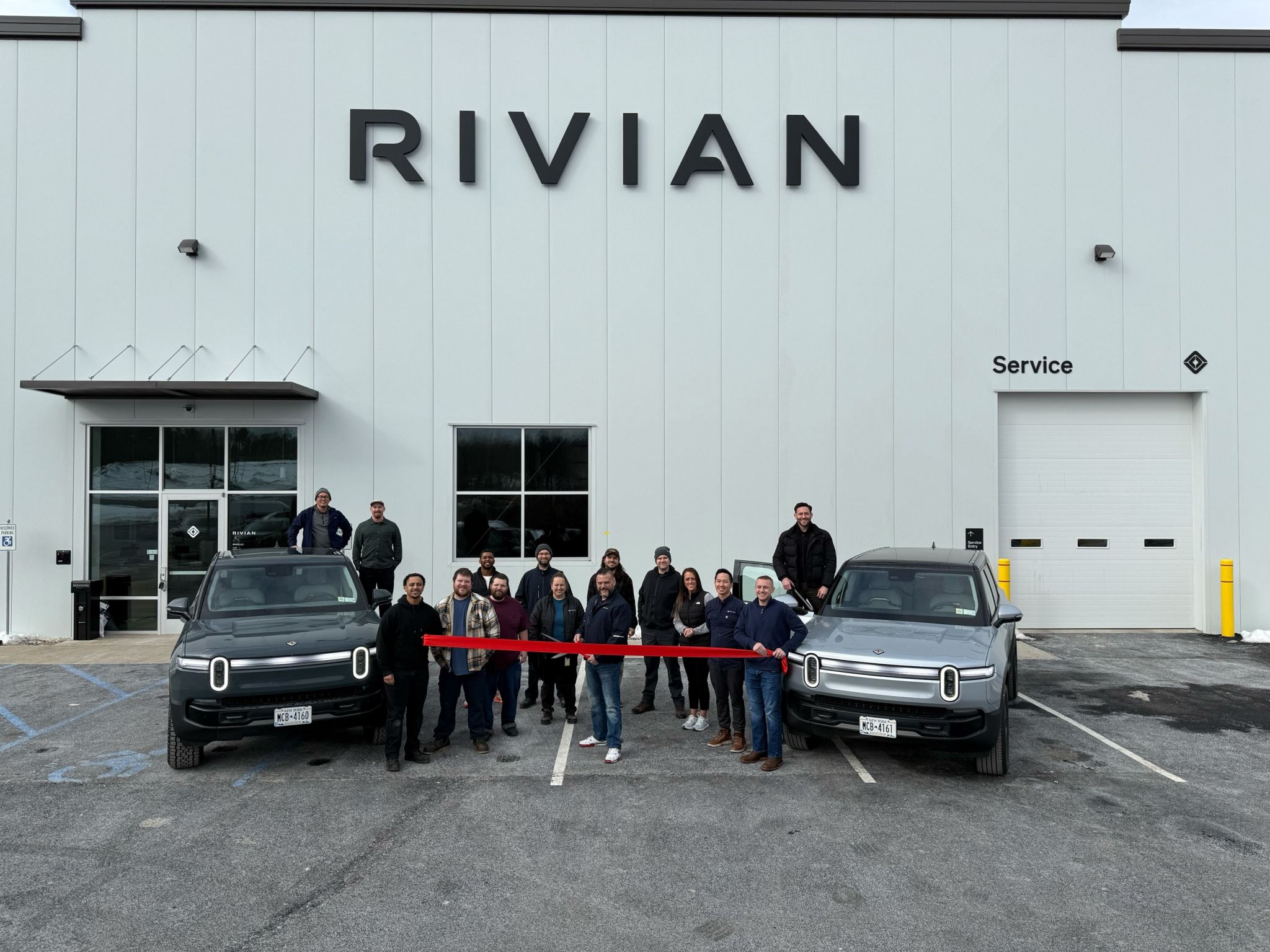 Rivian Set to Surpass 100 Service Centers As it Readies for R2 Launch | EV