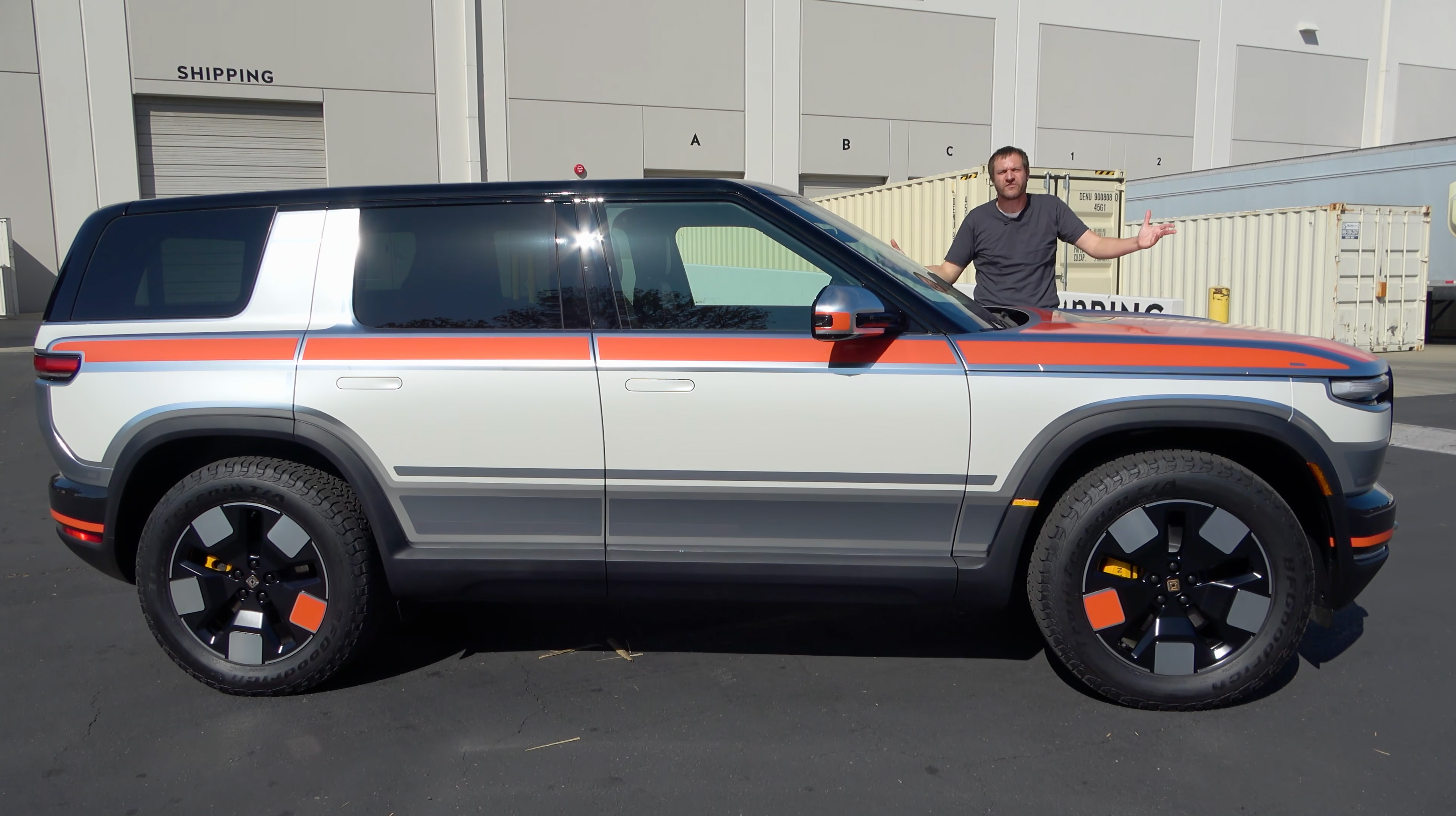 First Rivian R2 Reviews Reveal Specs: 656 HP, 10-80% Charge in 30 ...