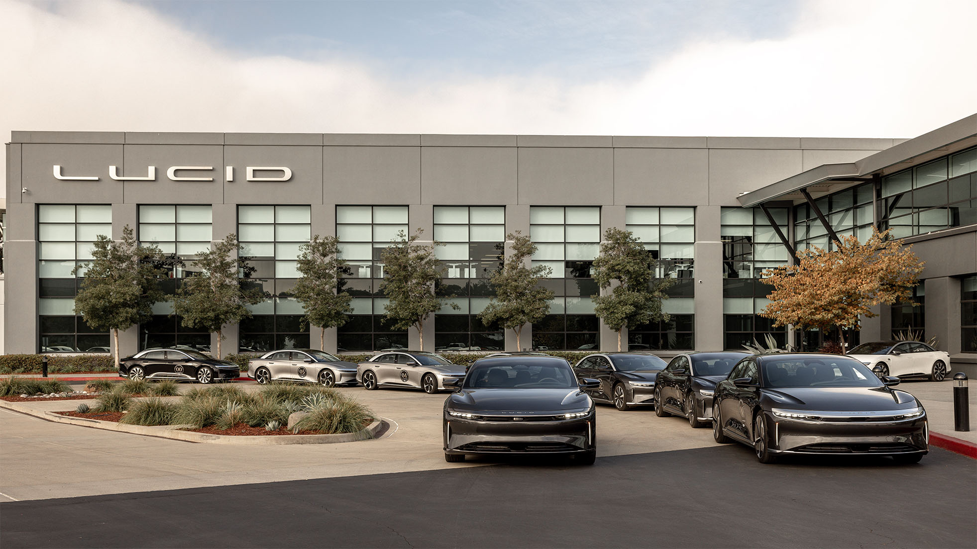 Lucid VP Addresses Shareholders as Stock Continues Hitting New Lows | EV