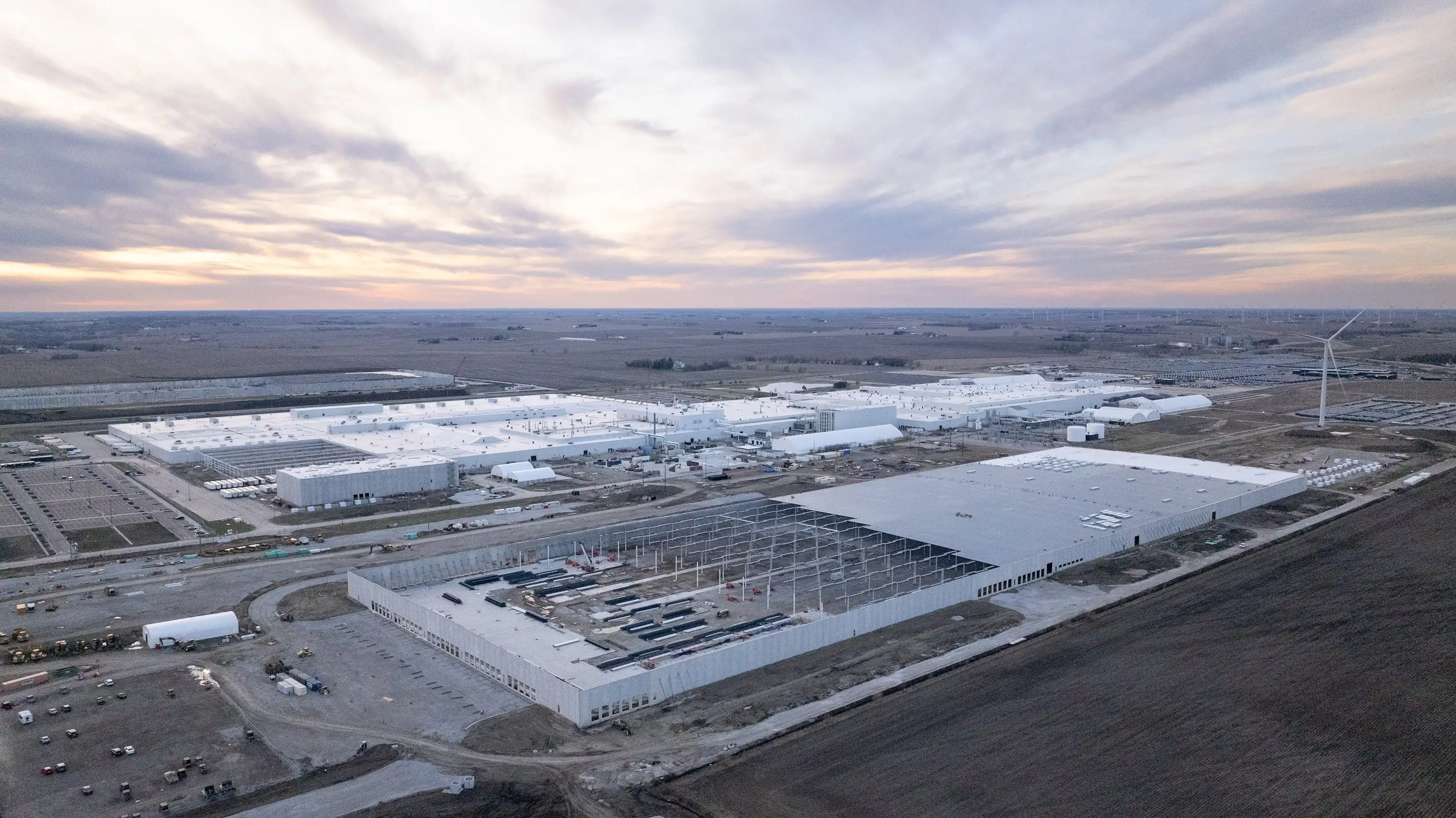 Rivian Partners With Tesla Co-Founder's Redwood Materials on Battery ...